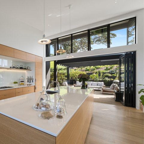 APL Architectural Bi-Fold - Matt Flaxpod | Windowmakers